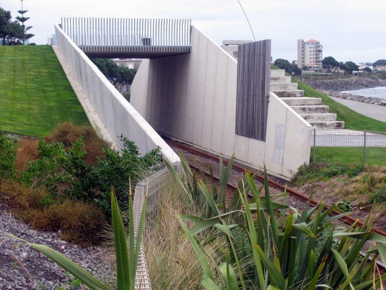 Barriers Retaining Walls | Ultimate Engineered Concrete